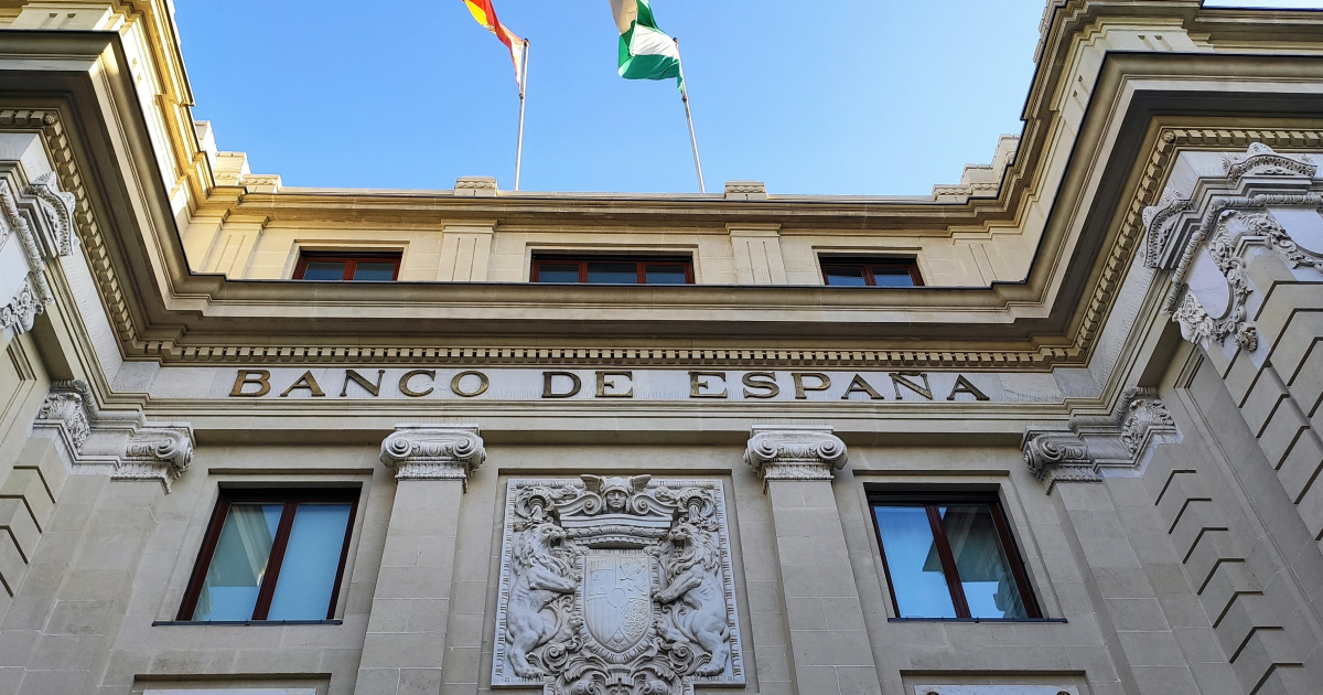 ¿Dónde guardan el dinero los bancos? | CrediCampus